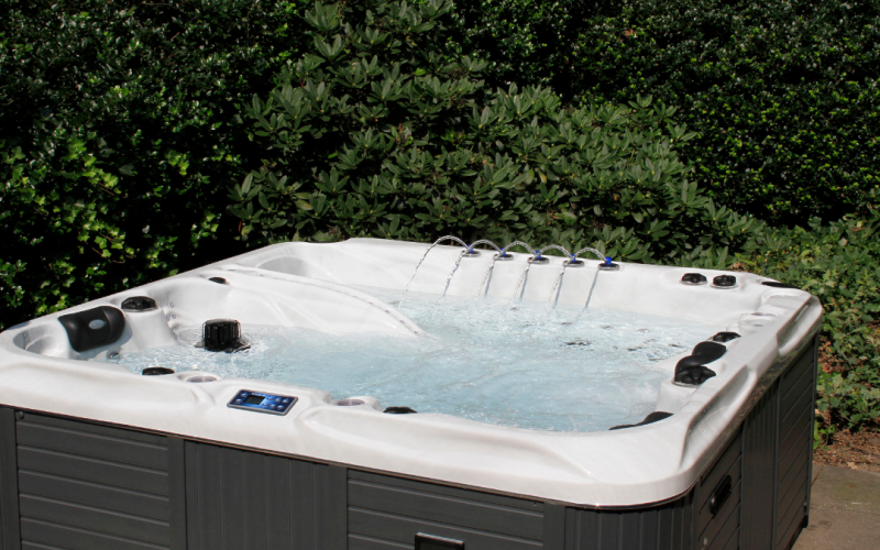 Whirlpool aufstellen und anschließen: So geht’s – holtzmann.spa